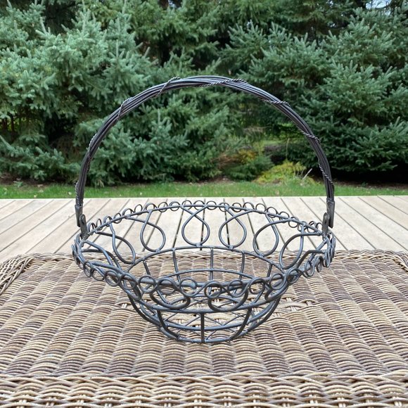 Accents | Heavy Wire Basket Sturdy 2 Lb Round With Movable Handle ...